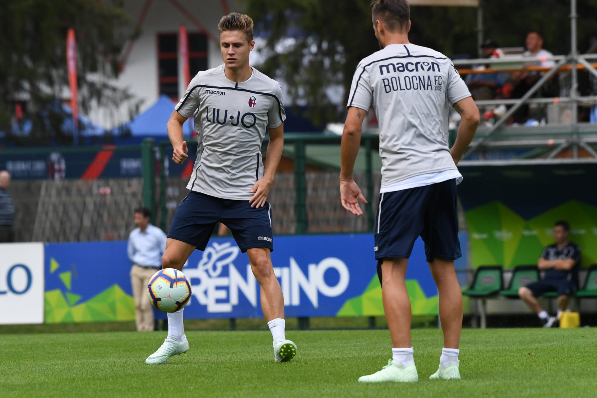 Svanberg involved in training | BolognaFC