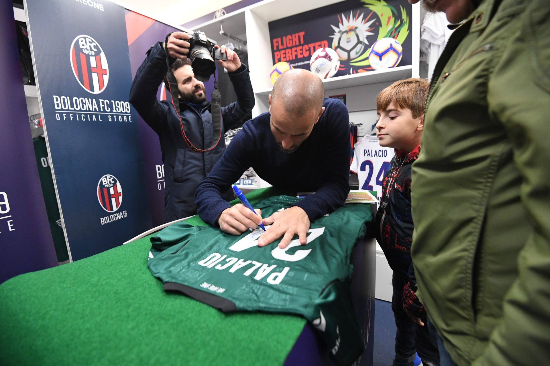 La gallery di Palacio al Bfc Official Store – Bolognafc